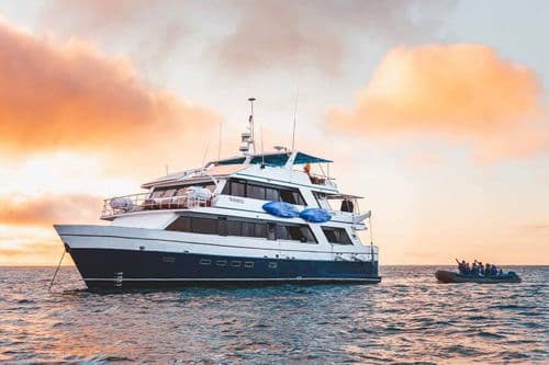 What are the entry requirements for Galapagos? | Galapatours